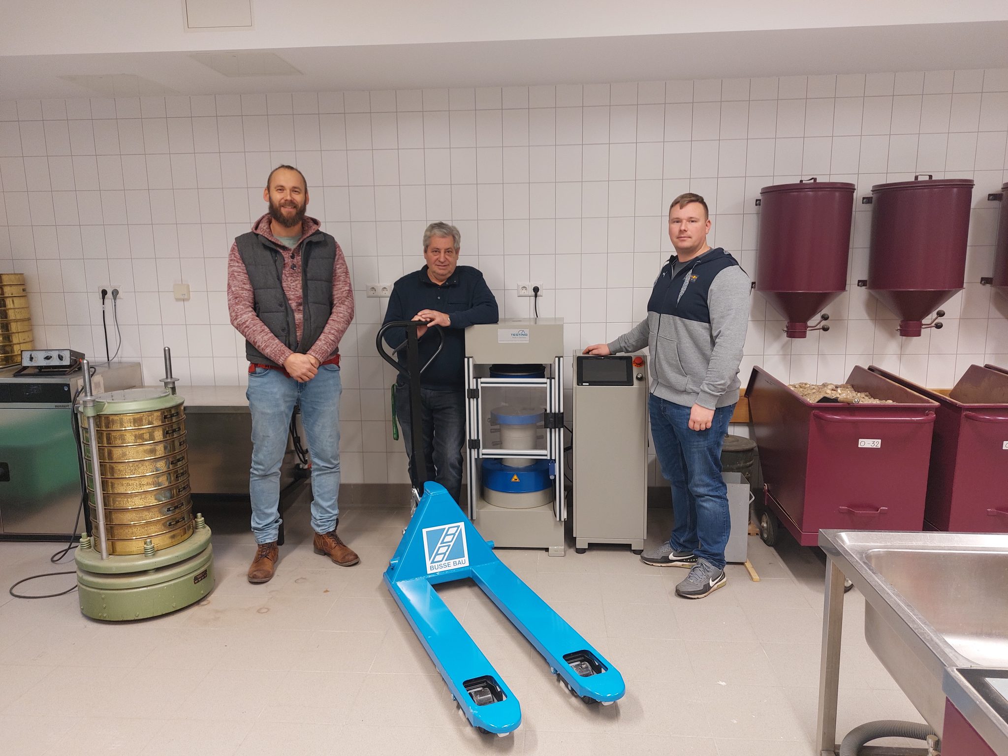 Moderne Technik im Fachbereich Bau – gewerblich-technische ...